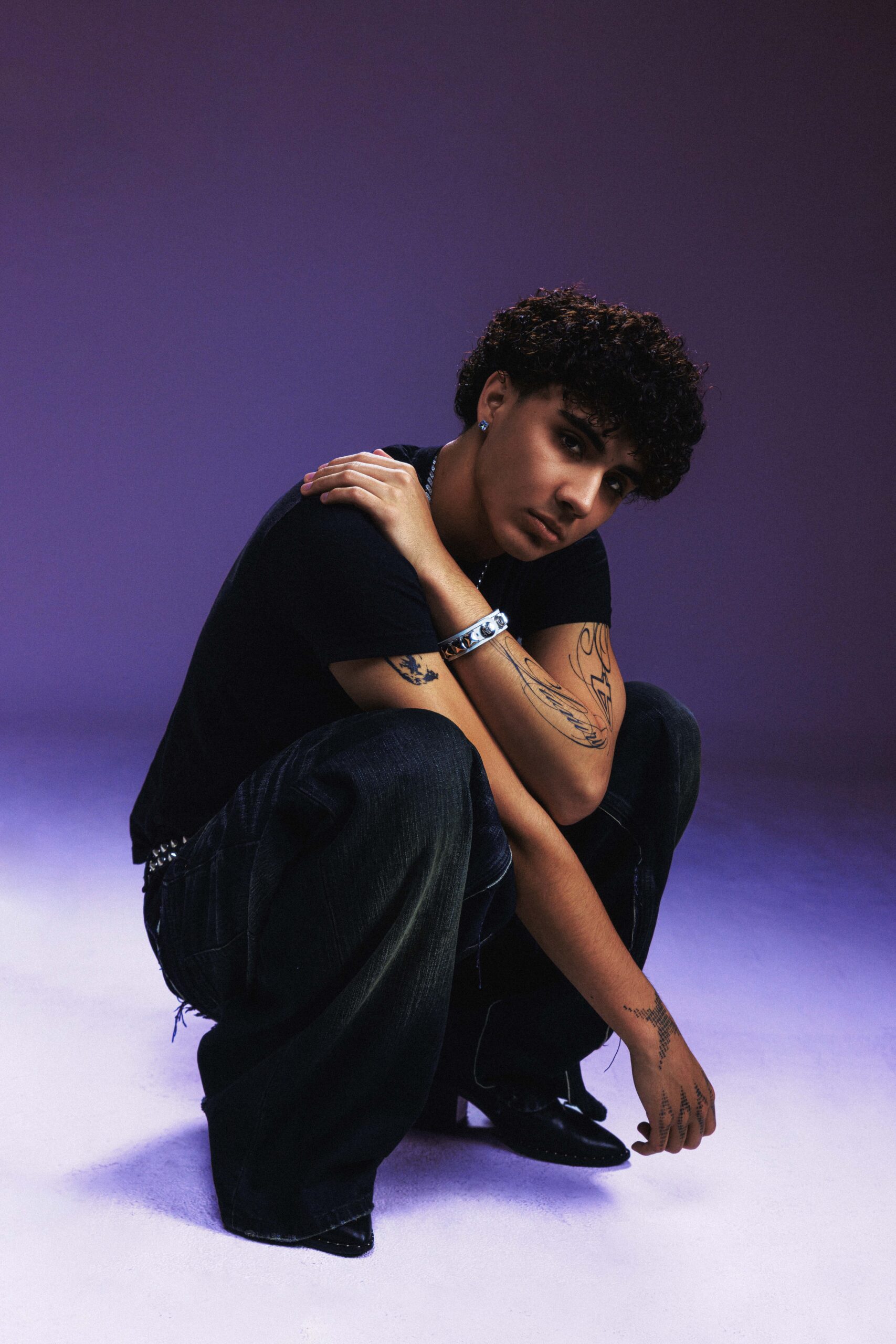 DannyLux expande su arte con su nuevo álbum y cortometraje "LEYENDA ...